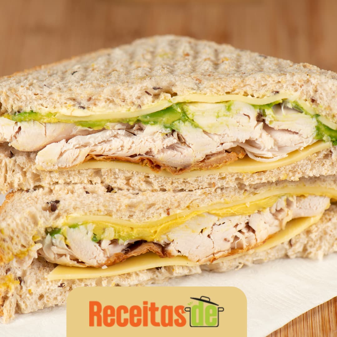 Receita de Sanduíche Natural de Frango e Abacate - Receitas de ...